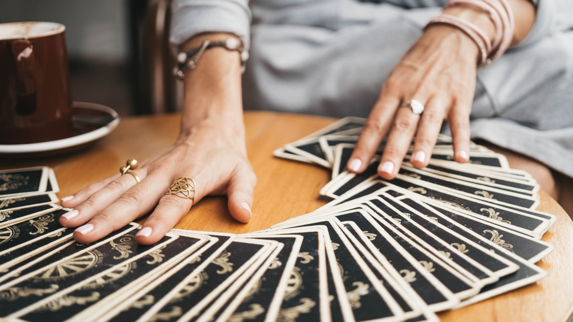 Tarot: Um guia rápido para entender as cartas – Factótum Cultural